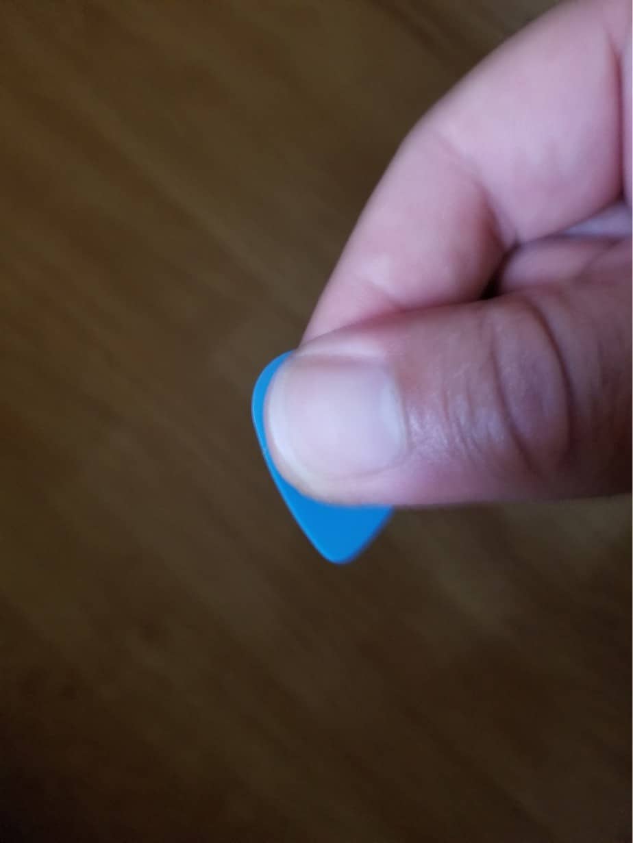 How To Hold A Guitar Pick - Beginner Guitar HQ