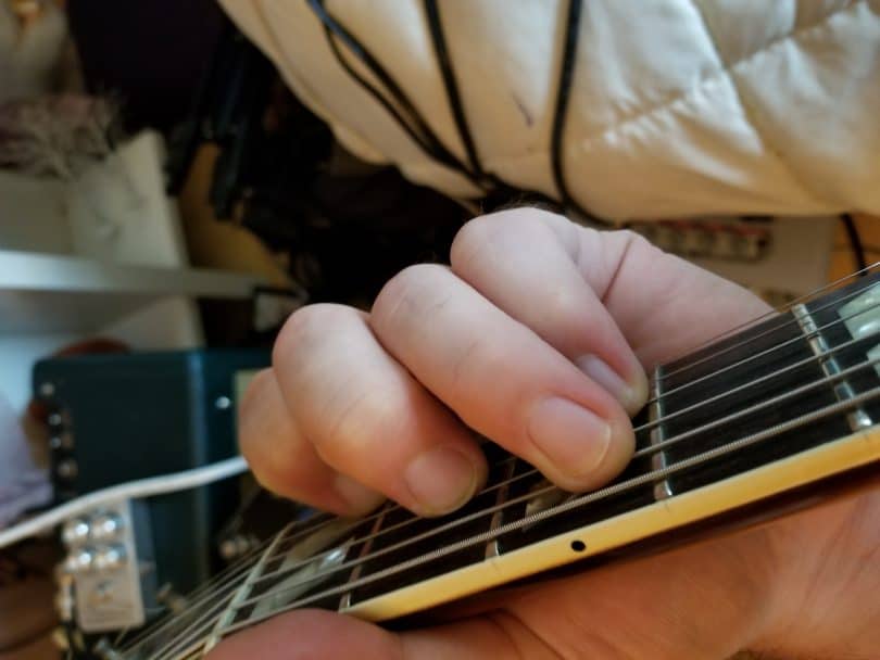 C Chord Guitar - Finger Positions, How to, Variations - Beginner Guitar HQ