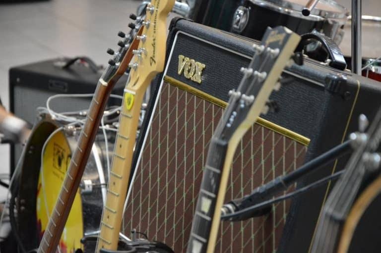 Vox AC4 Electric Guitar Amp Review - Beginner Guitar HQ