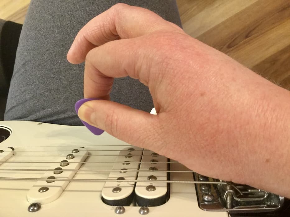 How to Master Alternate Picking | Beginner Guitar HQ