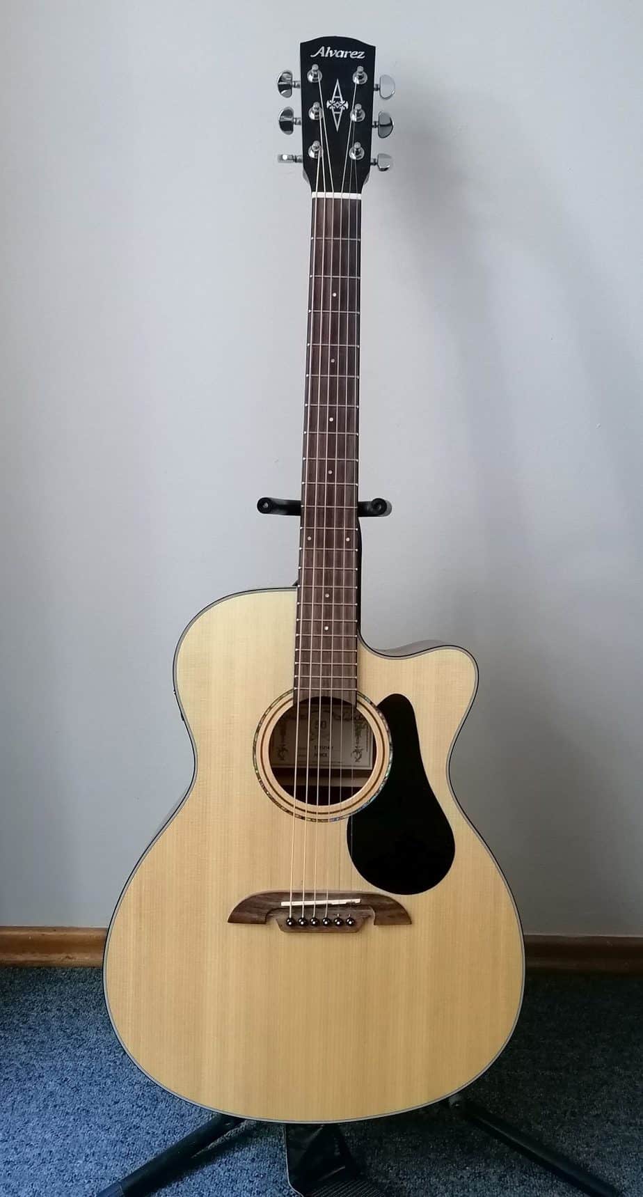 Nylon vs Steel Strings for Guitar- Pros and Cons | Beginner Guitar HQ