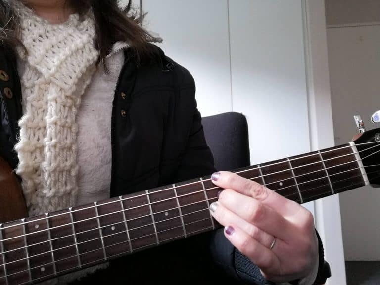 How to Play the Am7 Guitar Chord: Easy, Medium, and Hard | Beginner ...